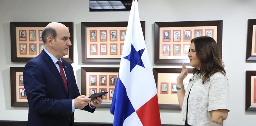 Isabel Fernández Alfaro Asume la Superintendencia de Sujetos No ...